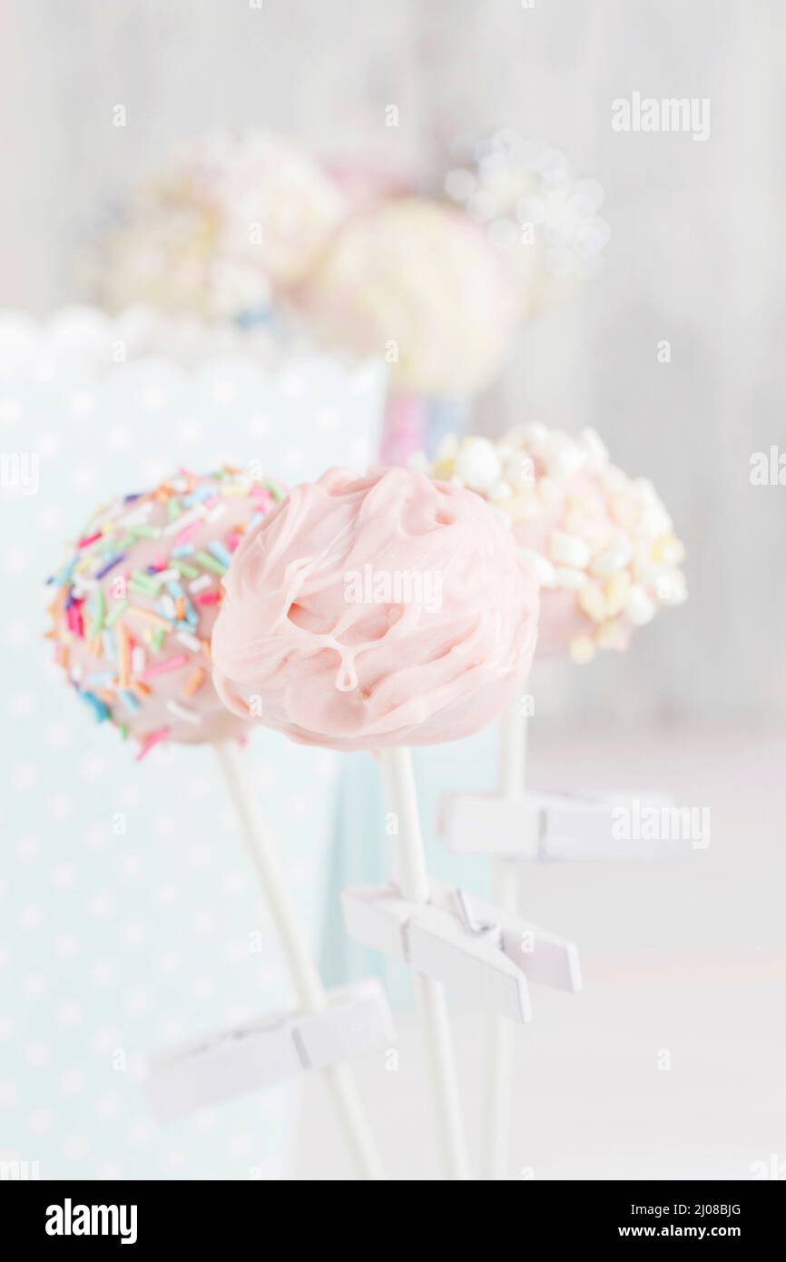 Cake pops in pastel colors. Party dessert Stock Photo - Alamy