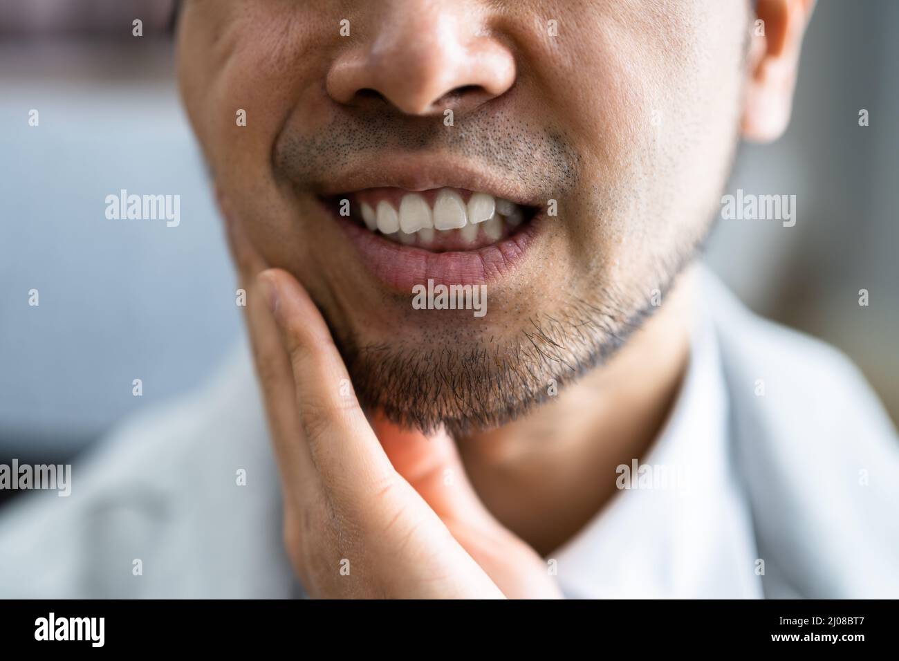 Missing teeth man hi-res stock photography and images - Alamy