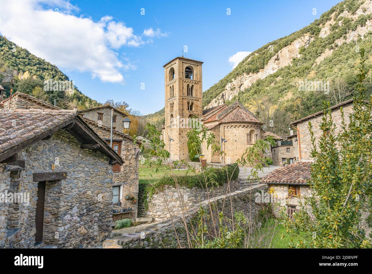 Picturesque view of medieval village Beget in spanish Pyrenees.Famous ...