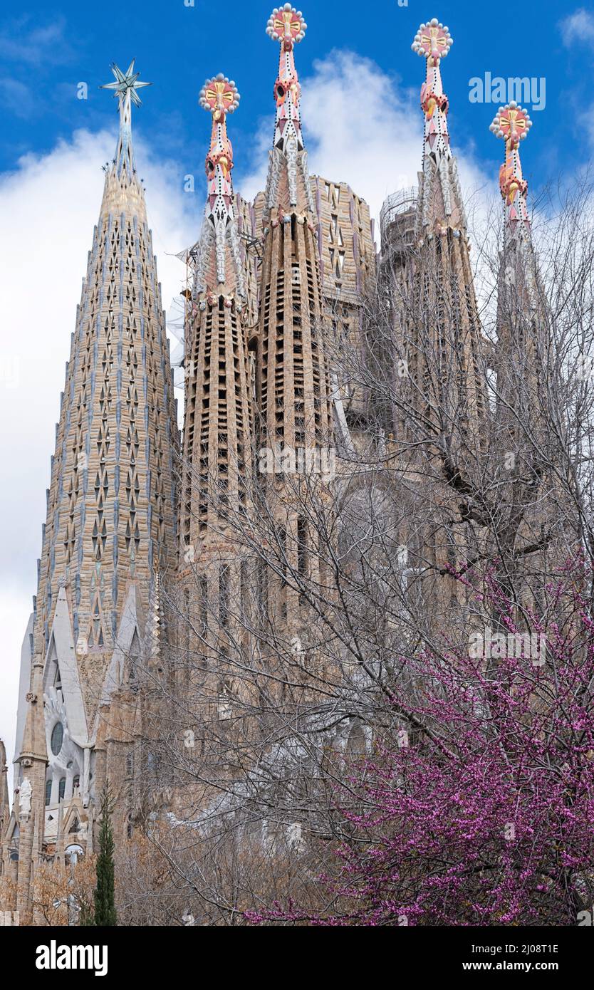 BASILICA i TEMPLE EXPIATORI de la SAGRADA FAMILIA BARCELONA SPAIN VIEW OF PASSION FACADE AND ...