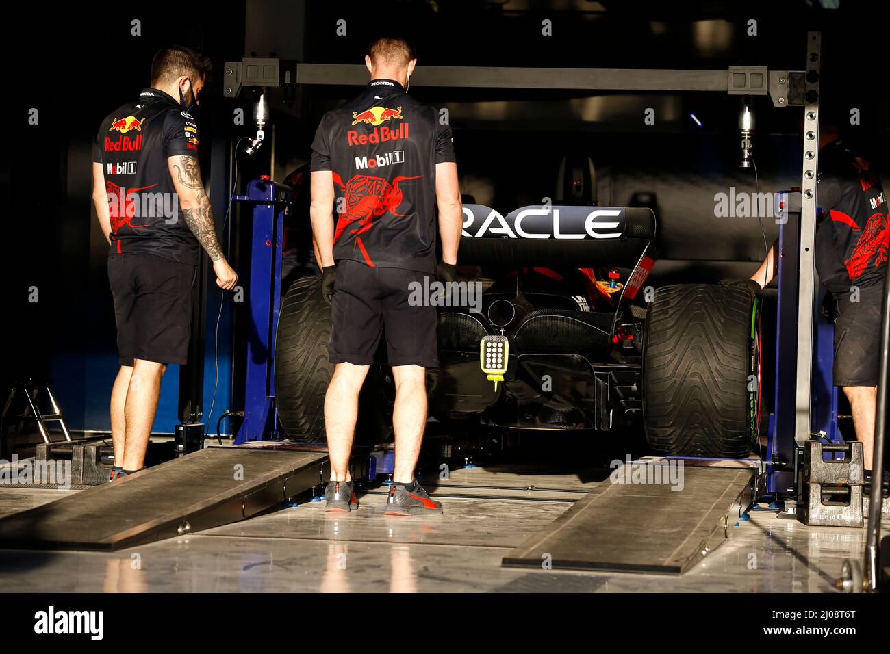Red bull rb18 garage hi-res stock photography and images - Alamy