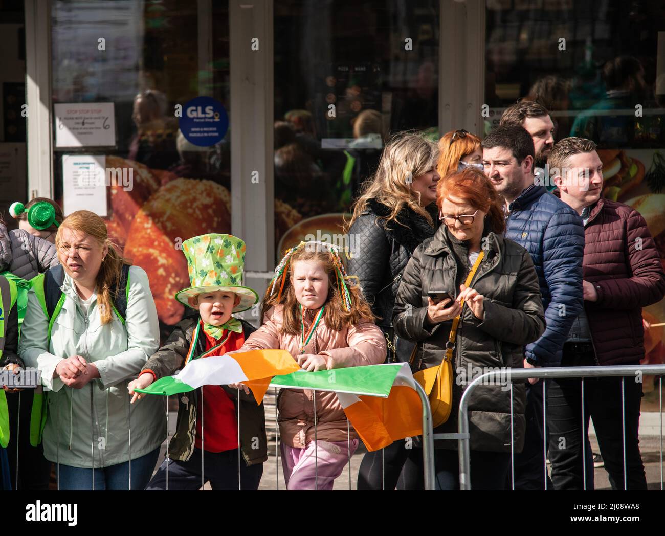 Irish school children hi-res stock photography and images - Alamy