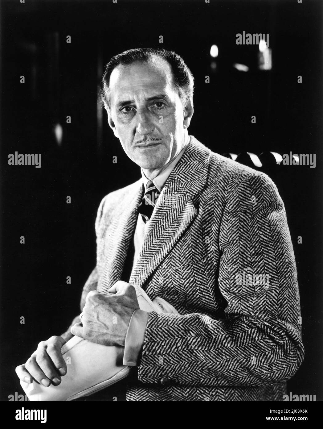 Basil rathbone Black and White Stock Photos & Images - Alamy