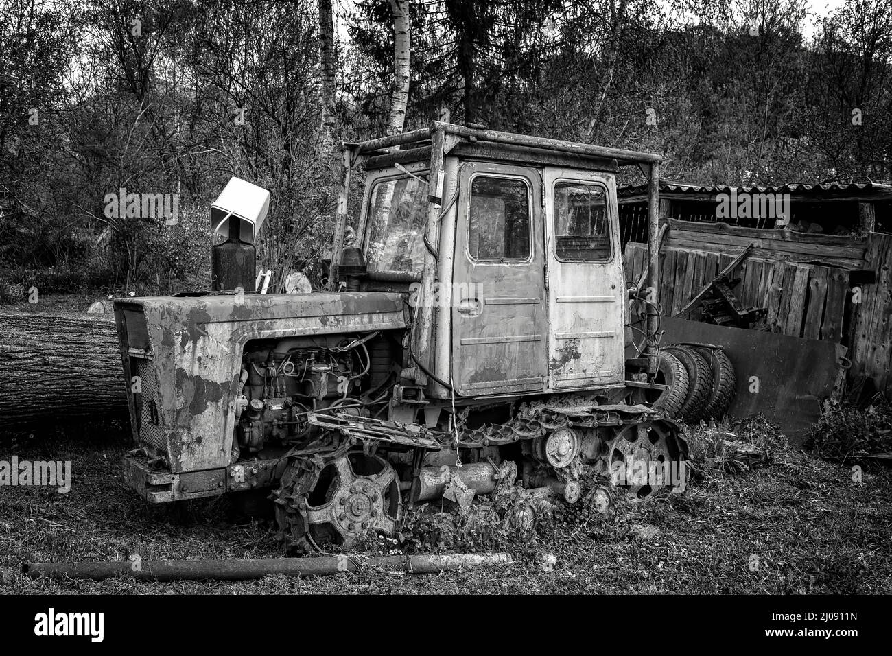 Abandoned rustic truck parked hi-res stock photography and images - Alamy