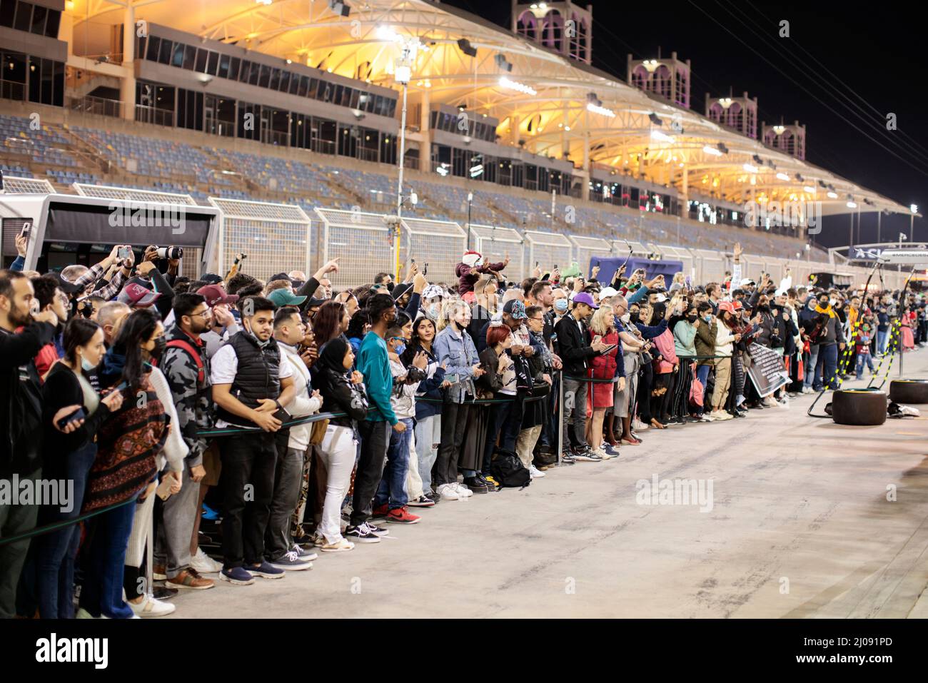 Fans at Bahrain circuit during the Formula 1 Gulf Air Bahrain Grand ...