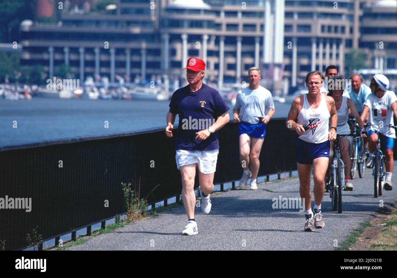 President jogging hi-res stock photography and images - Alamy