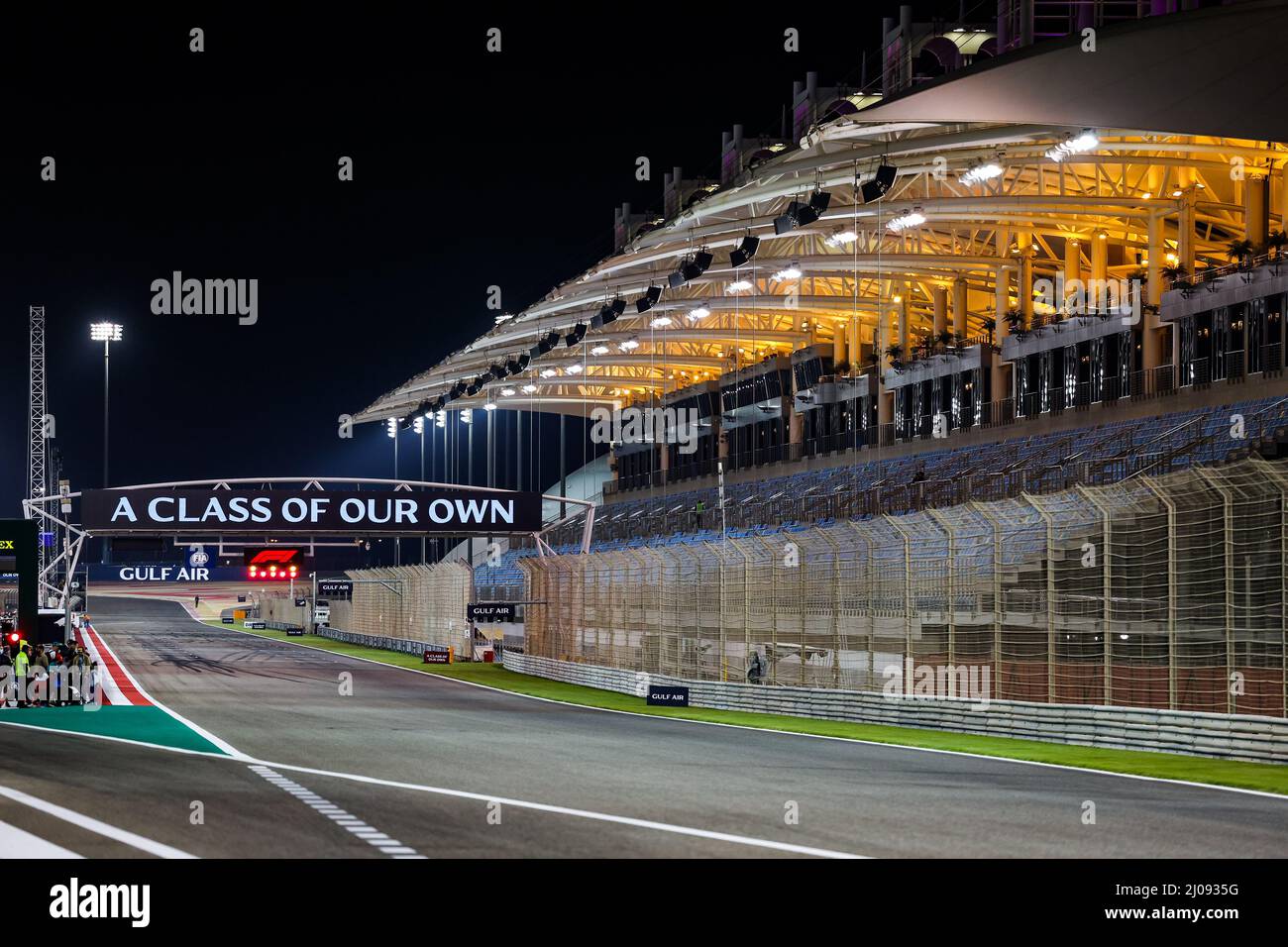 Bahrain race track hi-res stock photography and images - Alamy