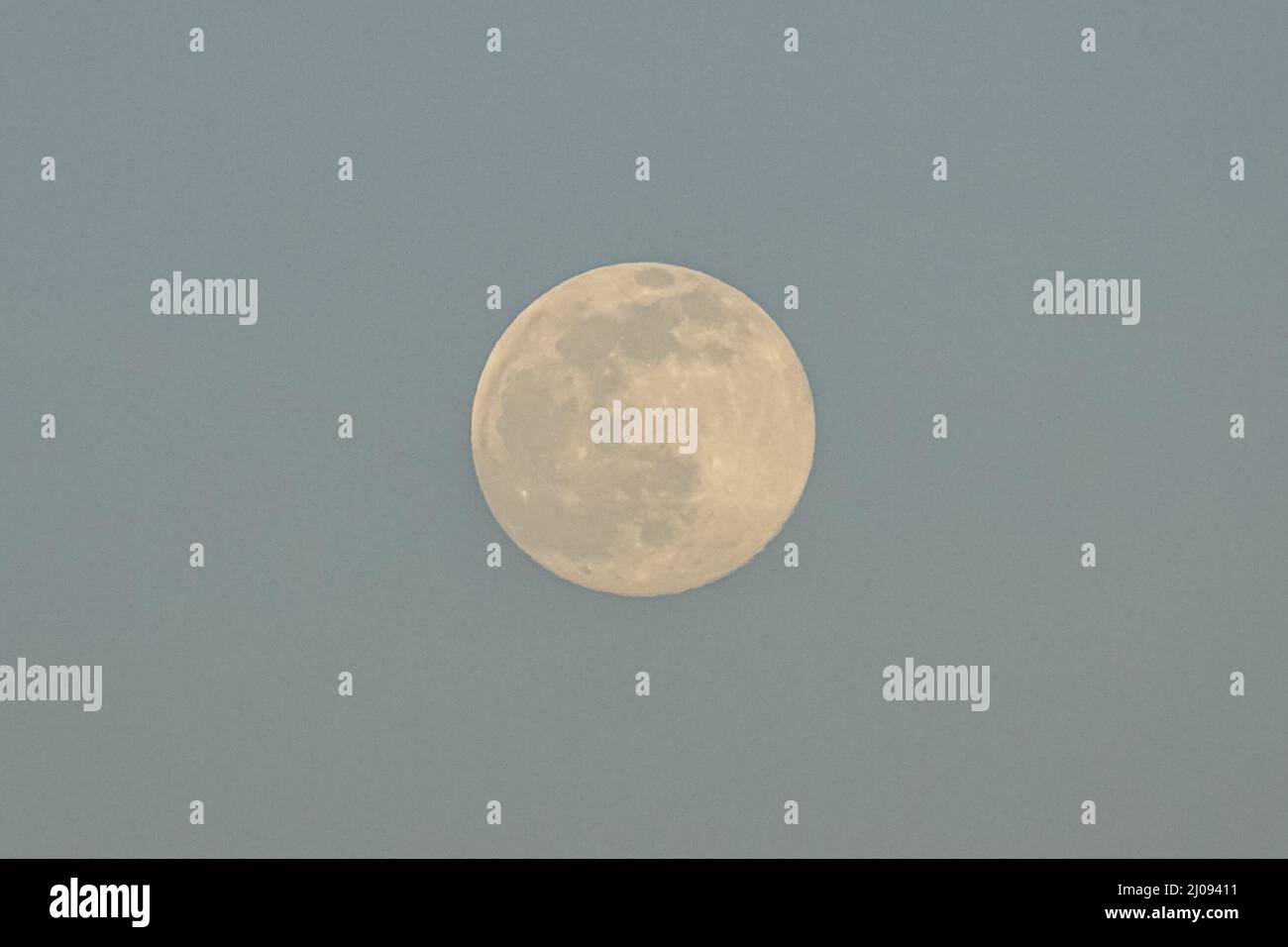 Full moon on the sky hi-res stock photography and images - Alamy