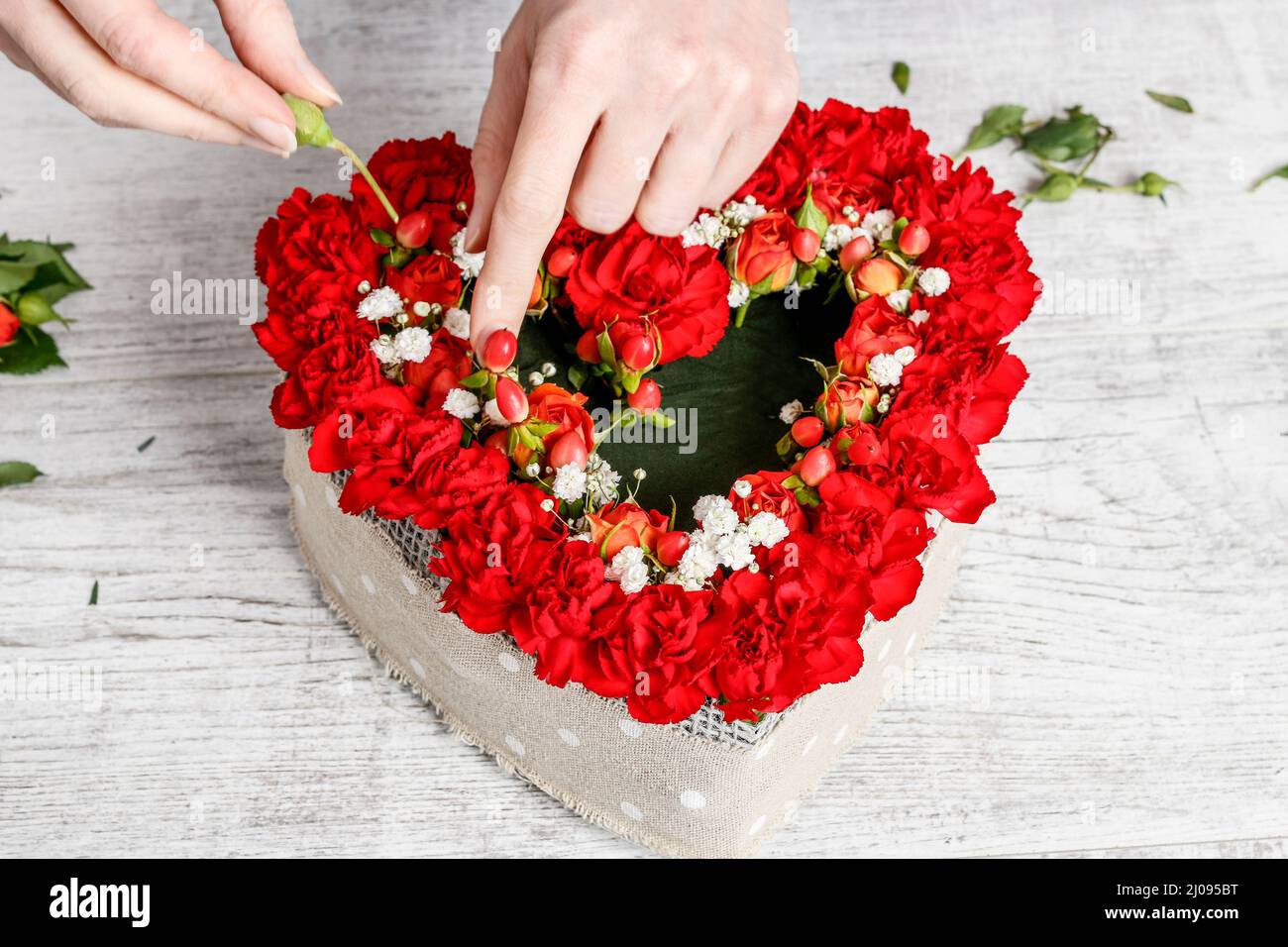 How to make floral arrangement for Grandparents Day tutorial. Party ...
