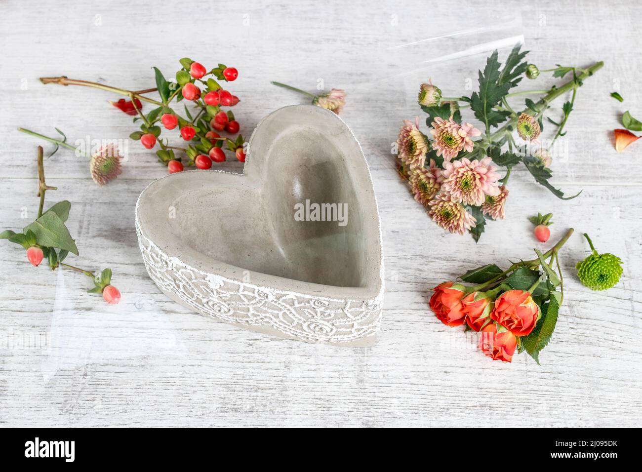 How to make floral arrangement for Grandparents Day tutorial. Party ...