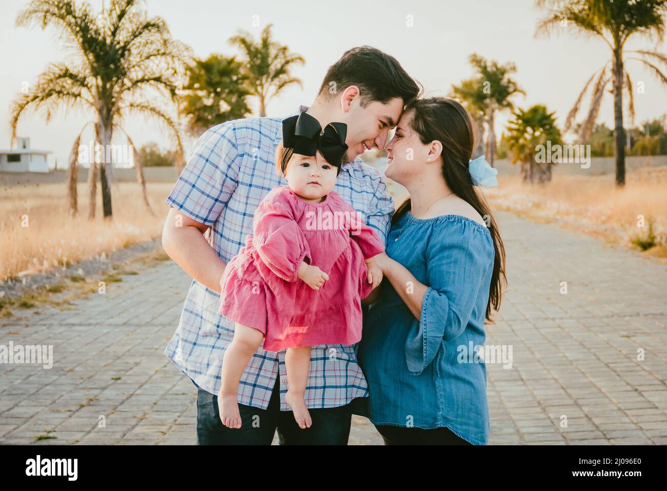 Mexican father and daughter hi-res stock photography and images - Alamy