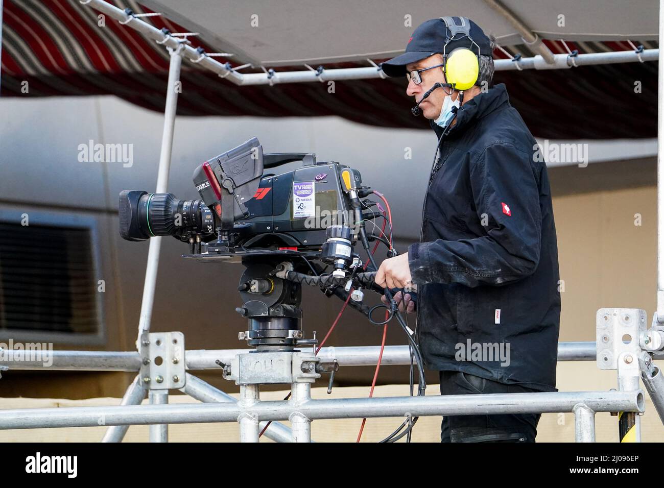 Formula 1 tv camera hi-res stock photography and images - Alamy