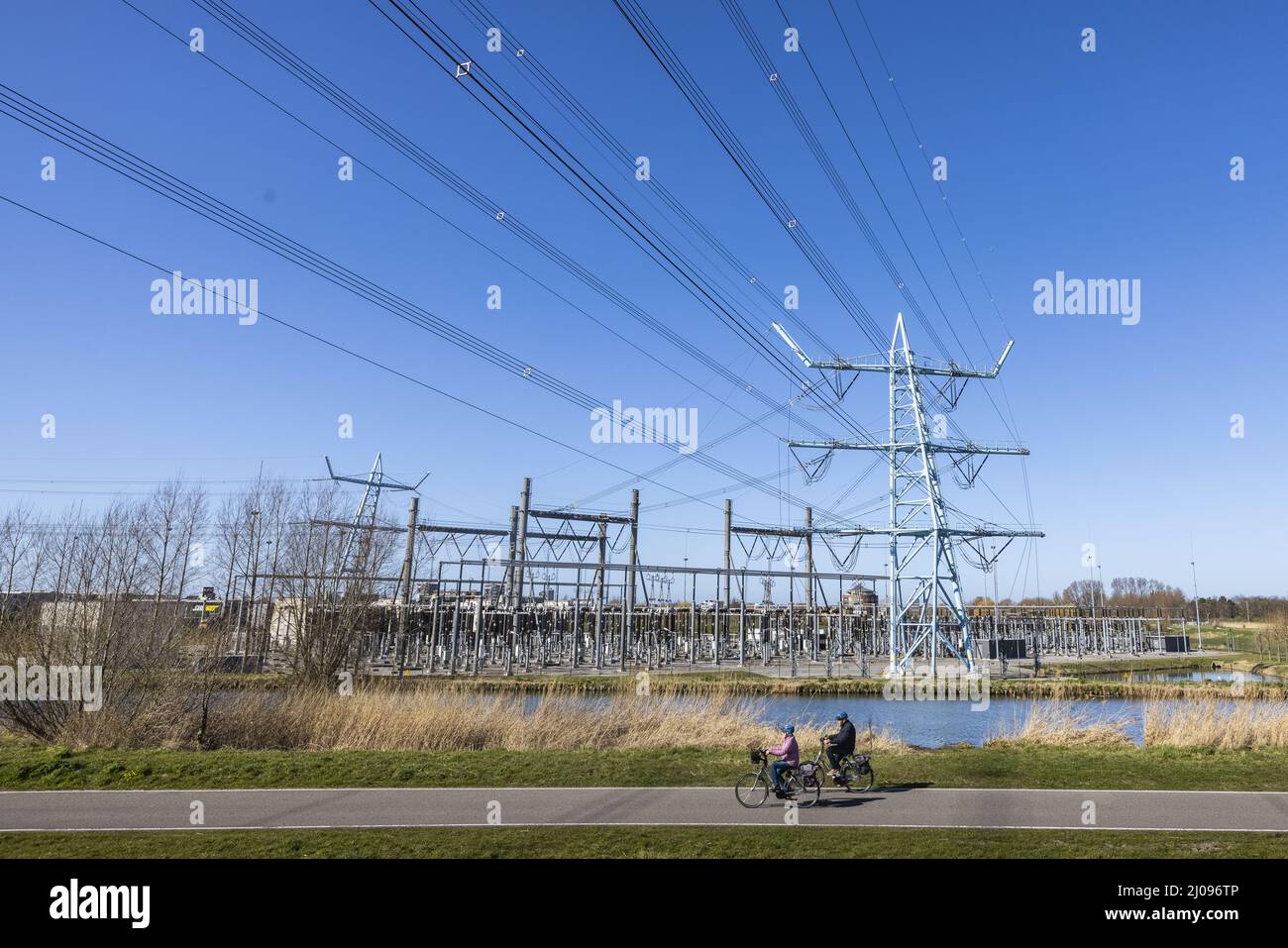 Hoogspanningsstation hi-res stock photography and images - Alamy