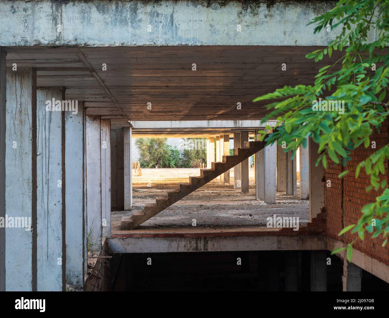 Ruined concrete building hi-res stock photography and images - Alamy