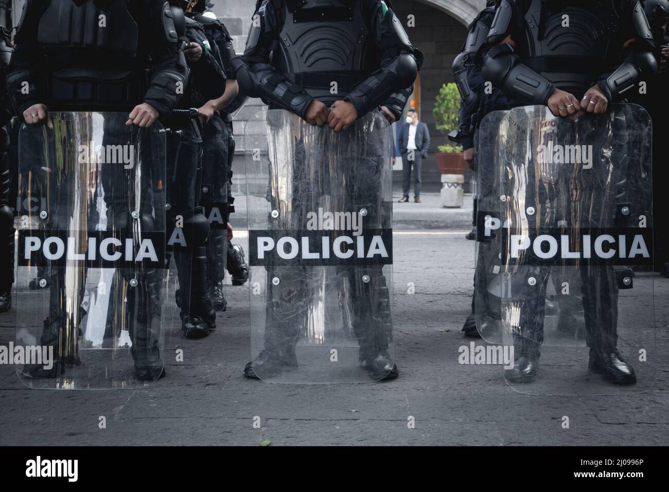 female police officers prepare to repress feminist protesters for ...