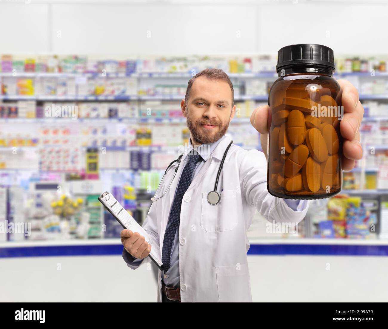 Pharmacist at work in a chemist hi-res stock photography and images - Alamy