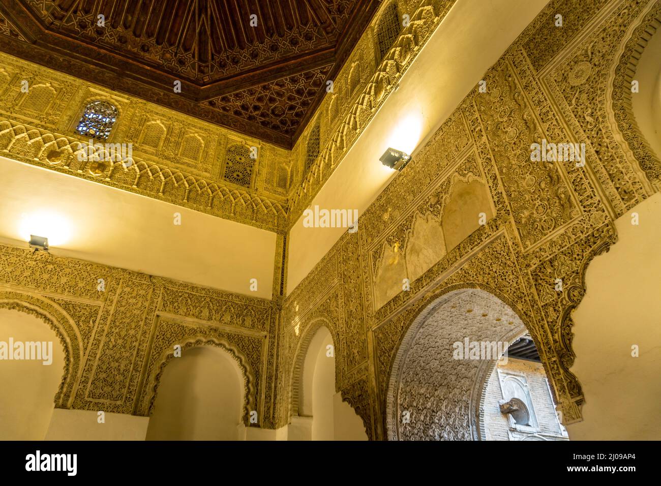 Seville alcazar wall fortification hi-res stock photography and images ...