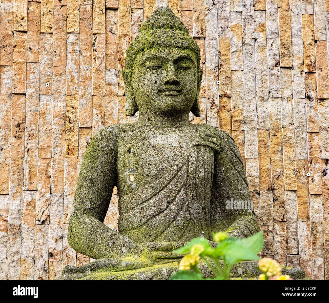 Big stone concrete statue of Buddha Stock Photo - Alamy Big stone concrete statue of Buddha Stock Photo - Alamy
