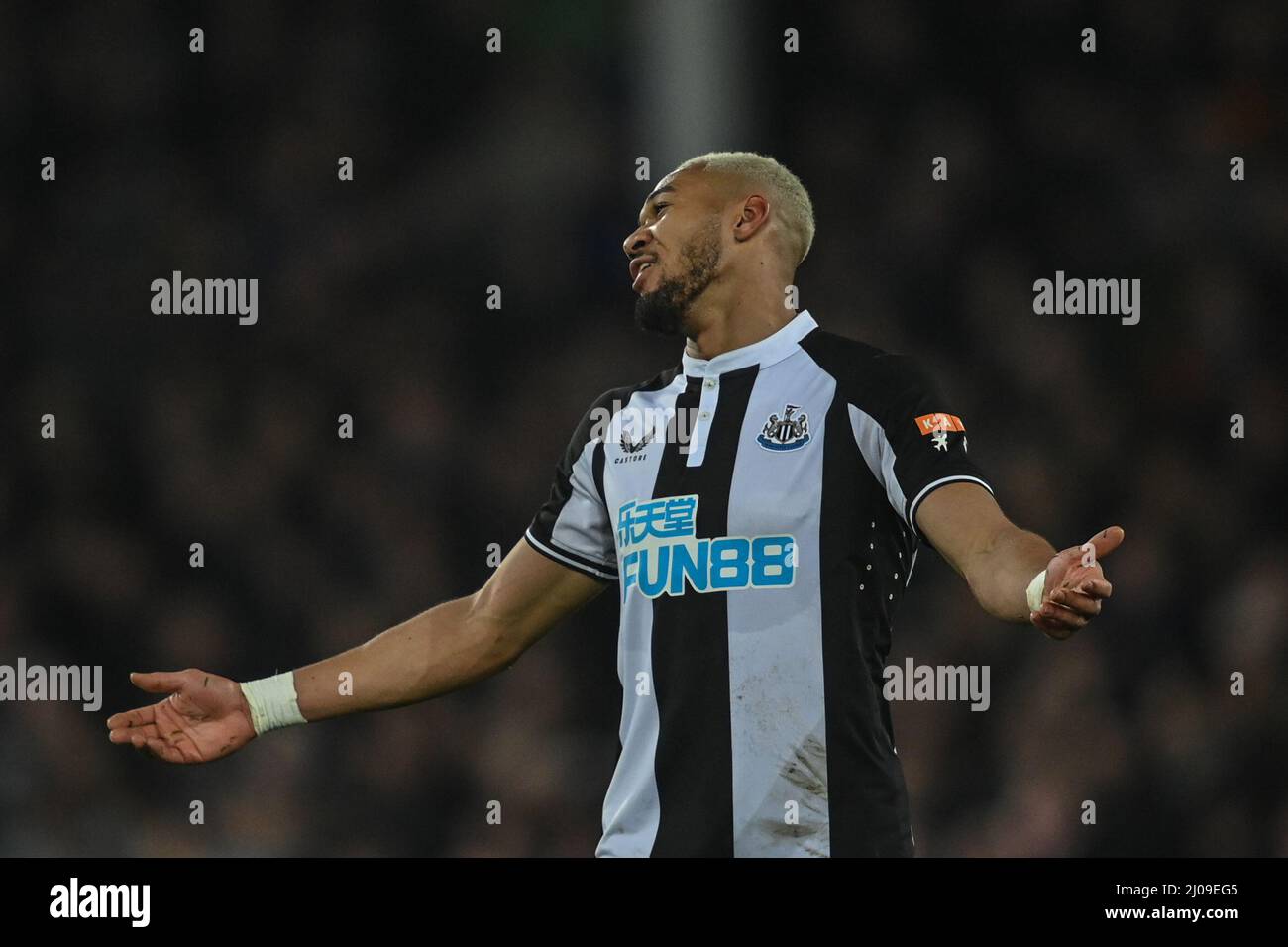 Soccer liverpool v newcastle united hi-res stock photography and images ...