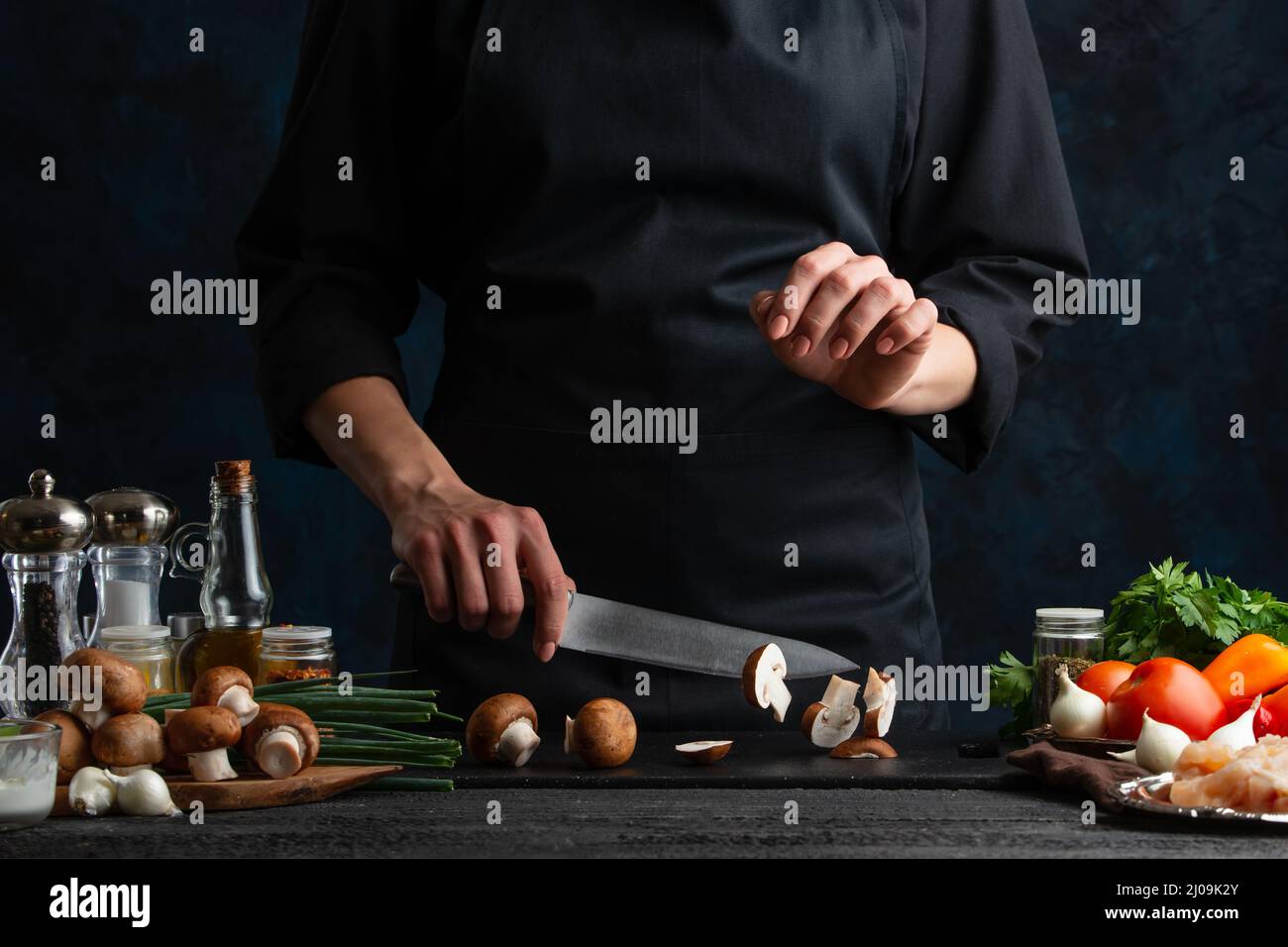 Messy cake knife hi-res stock photography and images - Alamy