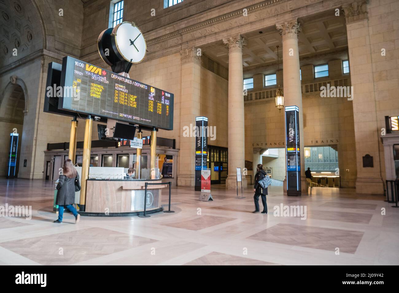 inside toronto union train station Stock Photo - Alamy
