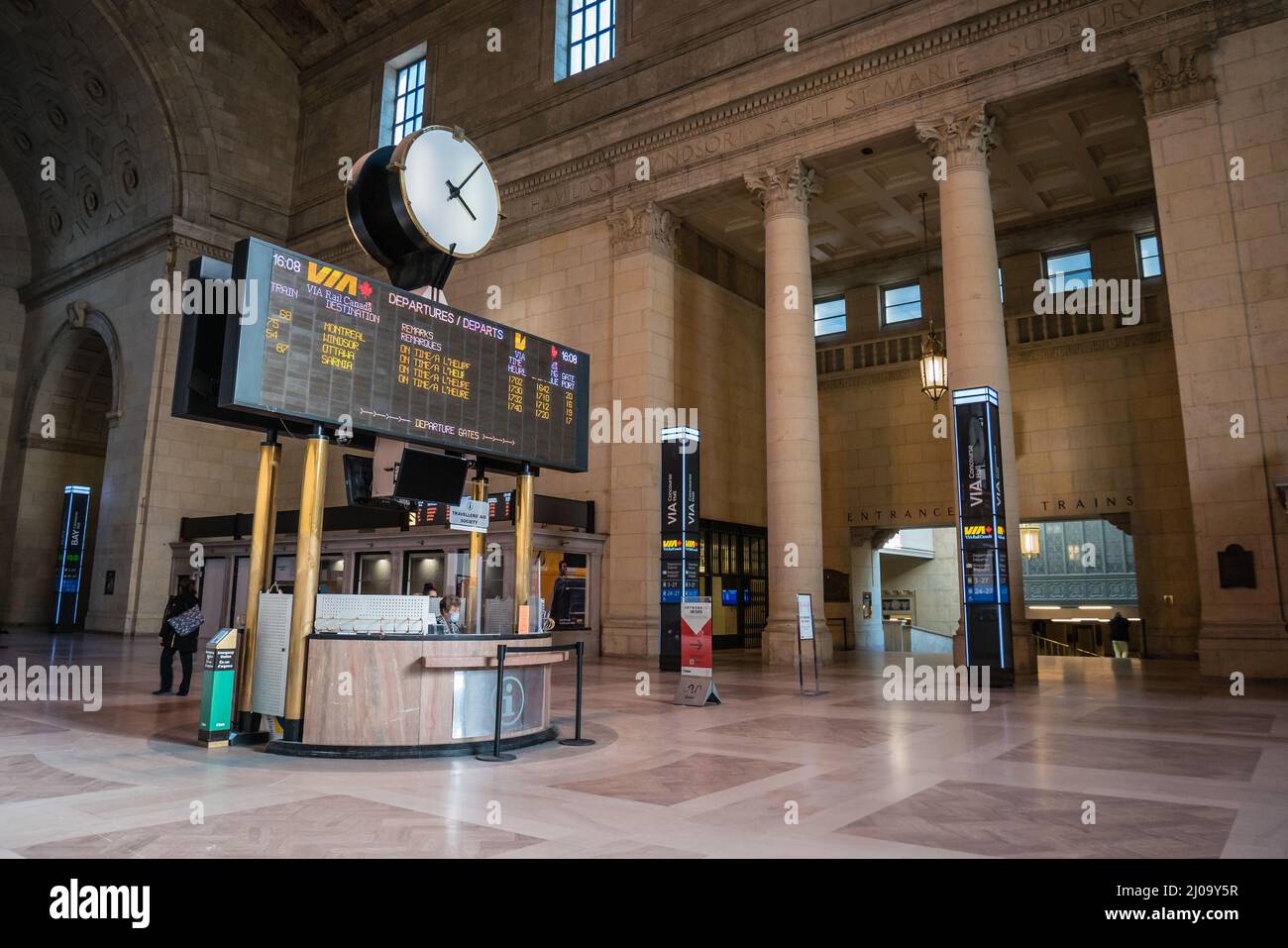 inside toronto union train station Stock Photo - Alamy