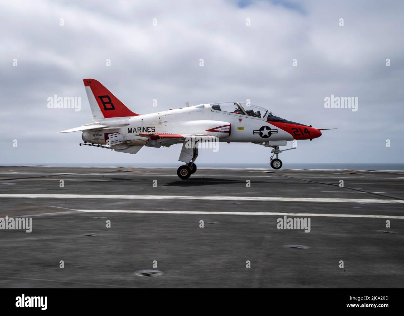 220316-N-XK462-1074 PACIFIC OCEAN (Mar. 16, 2022) A T-45C Goshawk from ...