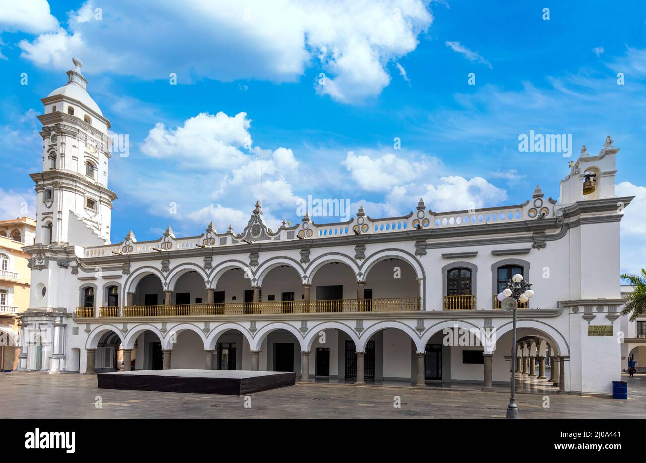Mexico, Municipal Palace of Veracruz and colonial streets in historic ...