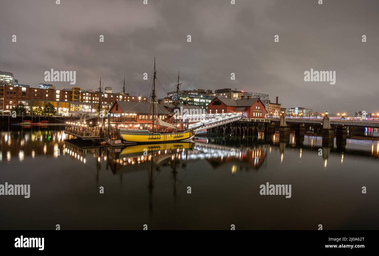 Beautiful nightscape of the waterfront buildings in downtown Boston ...