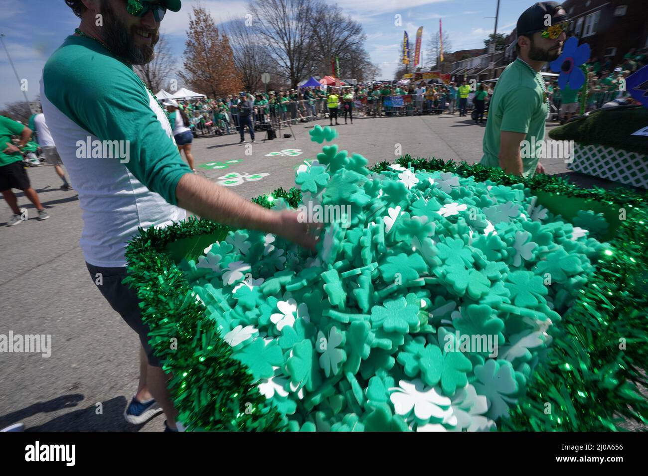 Sponge throw hi-res stock photography and images - Alamy