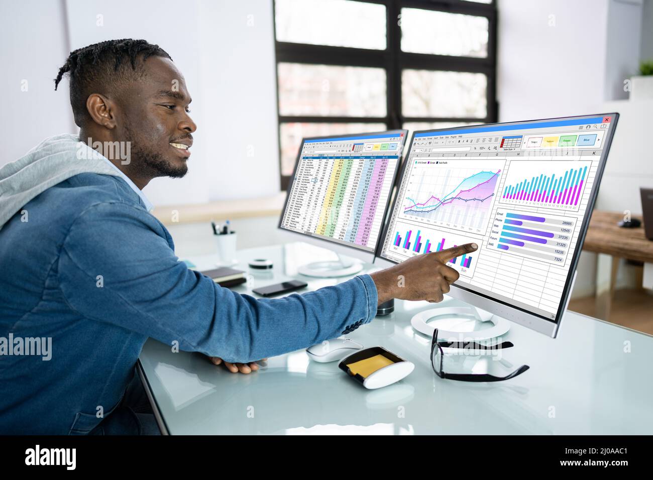 Computer dashboard nurse hi-res stock photography and images - Alamy