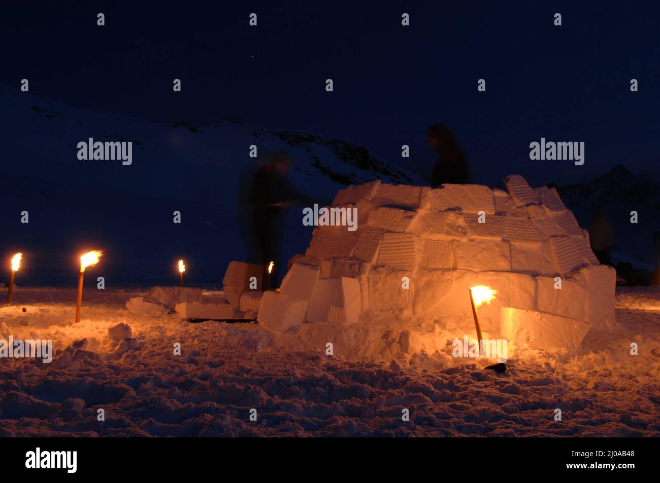 Igloo building at dusk Stock Photo - Alamy
