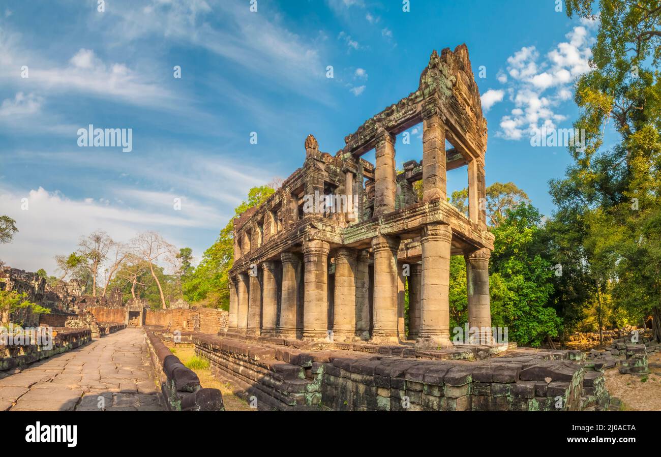 Two storey pavilion hi-res stock photography and images - Alamy
