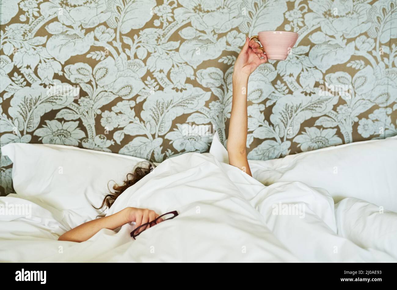Woman bed under covers hi-res stock photography and images - Alamy