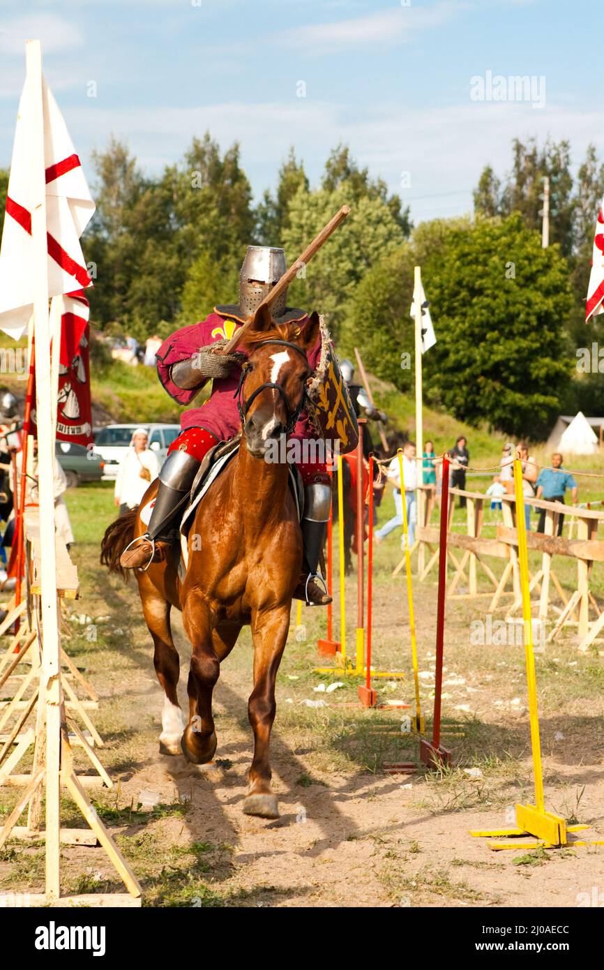 Gallop joust hi-res stock photography and images - Alamy