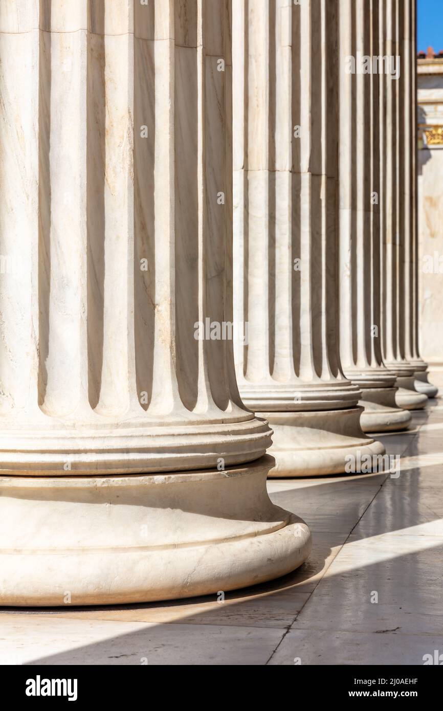 Neoclassical architecture entrance columns hi-res stock photography and ...