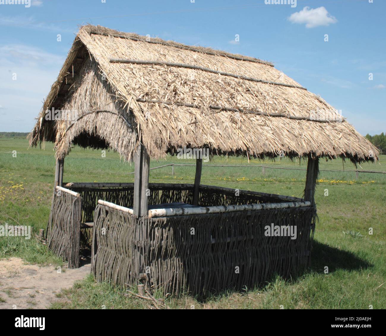 Reed cottage hi-res stock photography and images - Alamy