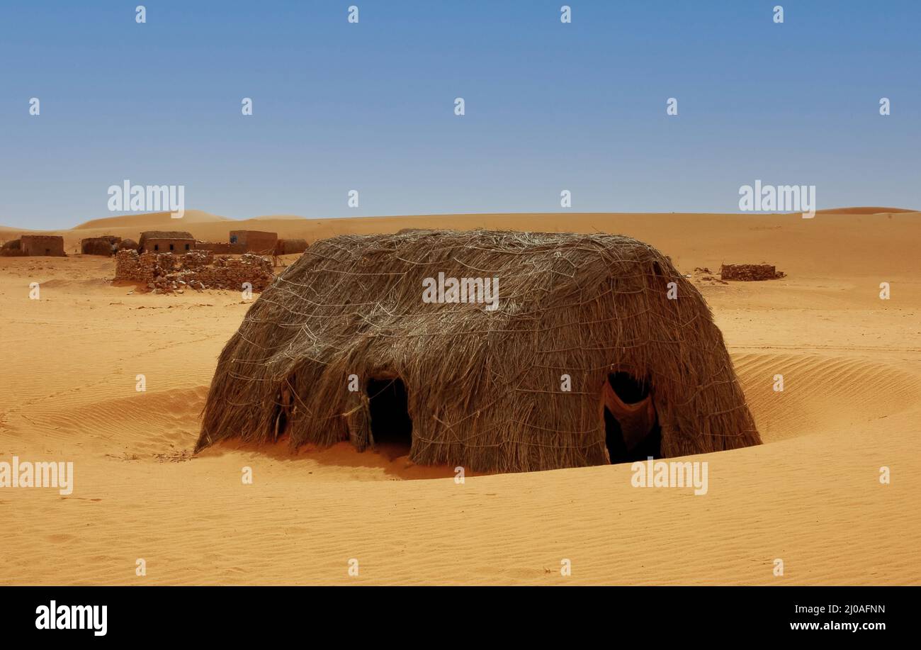 Mauritania rock in desert hi-res stock photography and images - Alamy