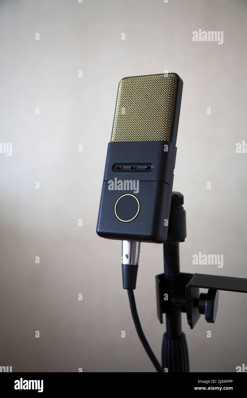 Modern microphone hi-res stock photography and images - Alamy