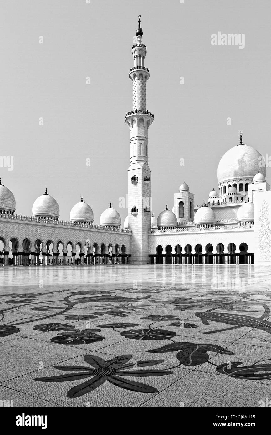 Sheikh Zayed Mosque Stock Photo - Alamy