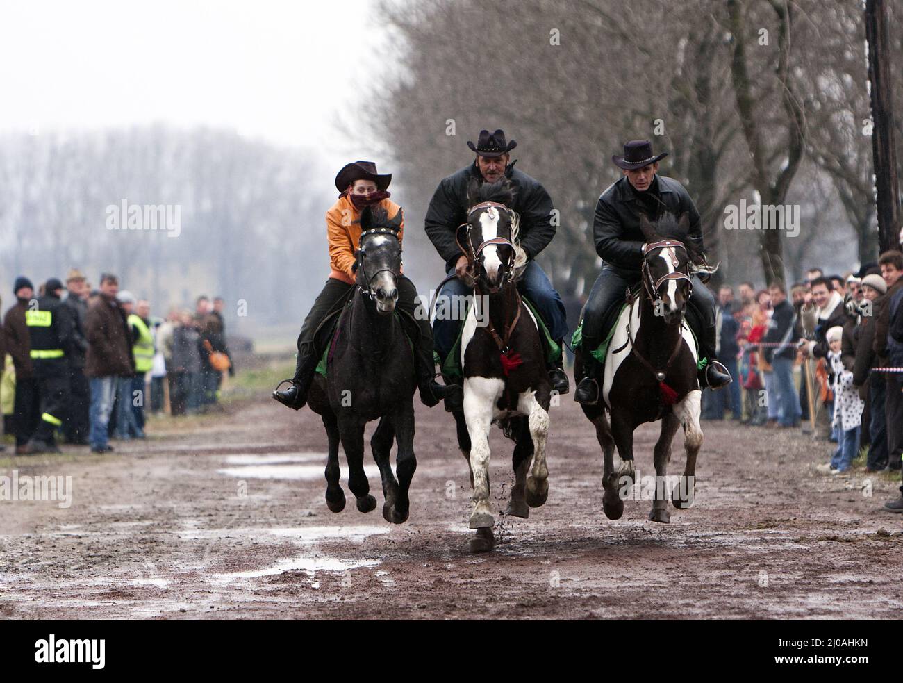 Traditional fighting hi-res stock photography and images - Alamy