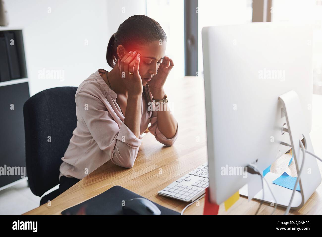 Severe headaches in woman office hi-res stock photography and images ...