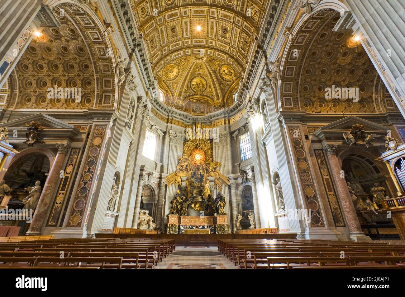Sculpture high altar basilica hi-res stock photography and images - Alamy