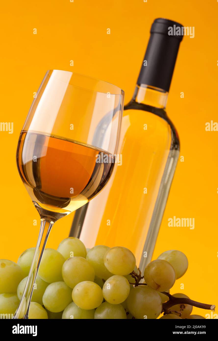 Bottom of a wine bottle hi-res stock photography and images - Alamy