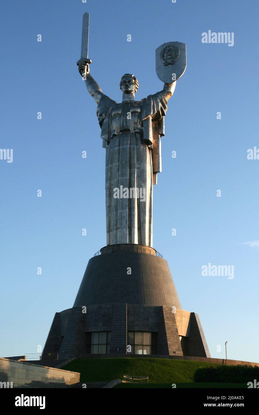 Monument Mother Homeland in Kiev / Ukraine Stock Photo - Alamy
