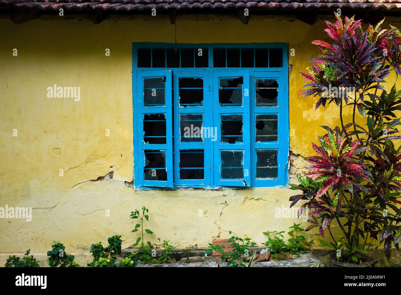 Old window cochin kochi hi-res stock photography and images - Alamy