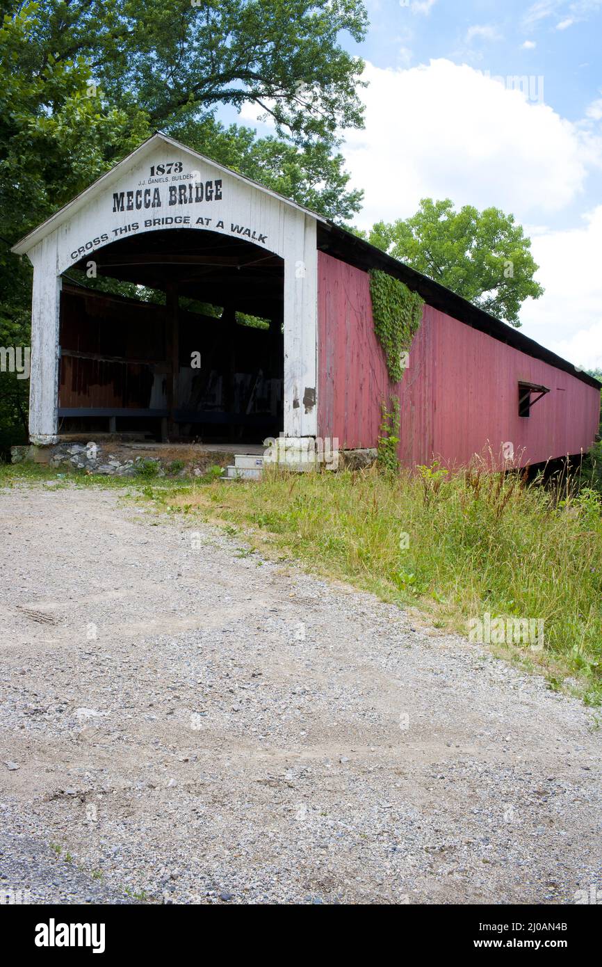 Covered bridge walkway hi-res stock photography and images - Alamy