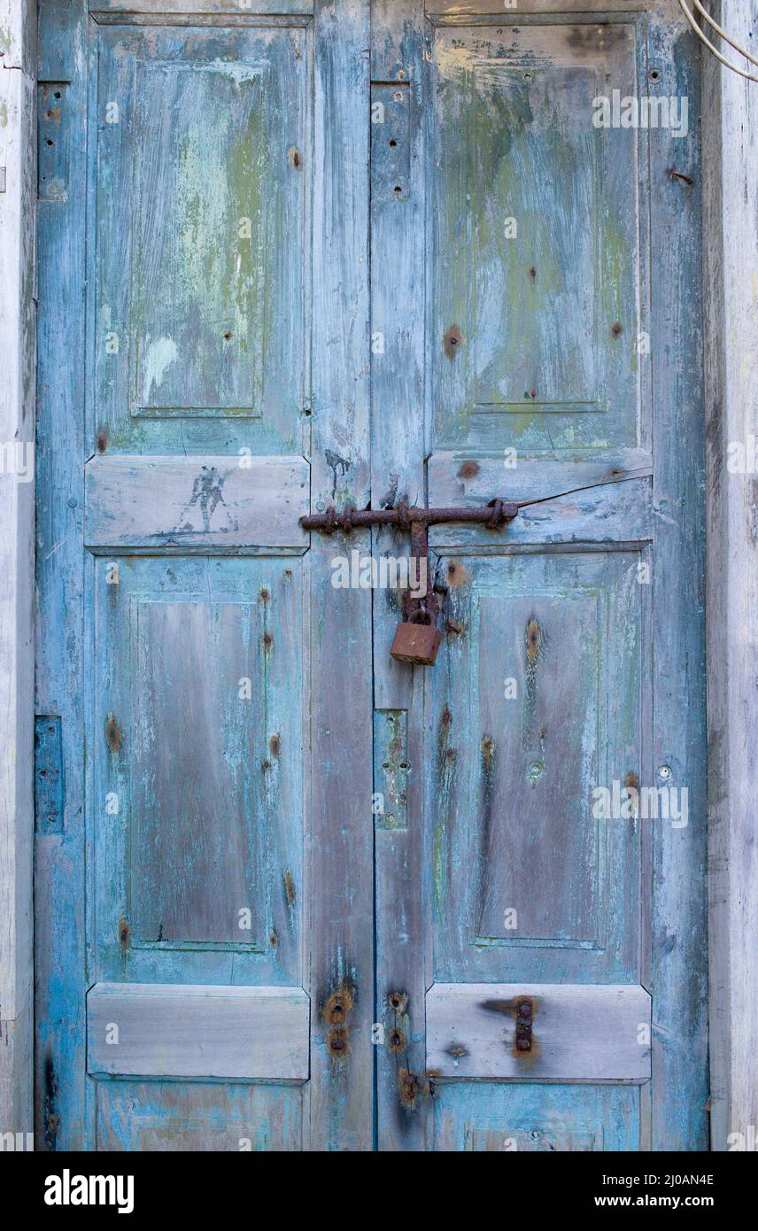 Colorful door hi-res stock photography and images - Alamy