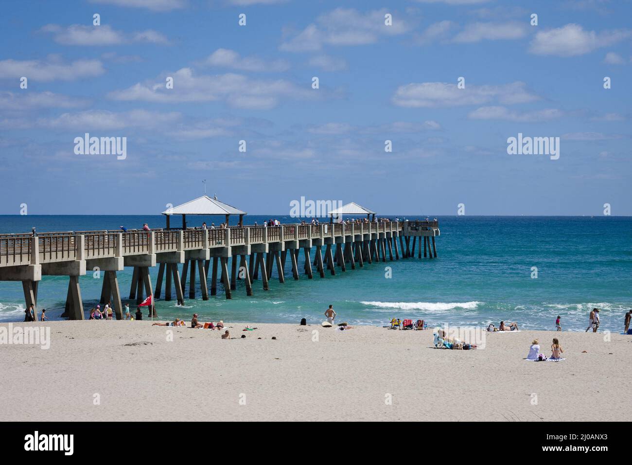 Dock and Beach Stock Photo - Alamy