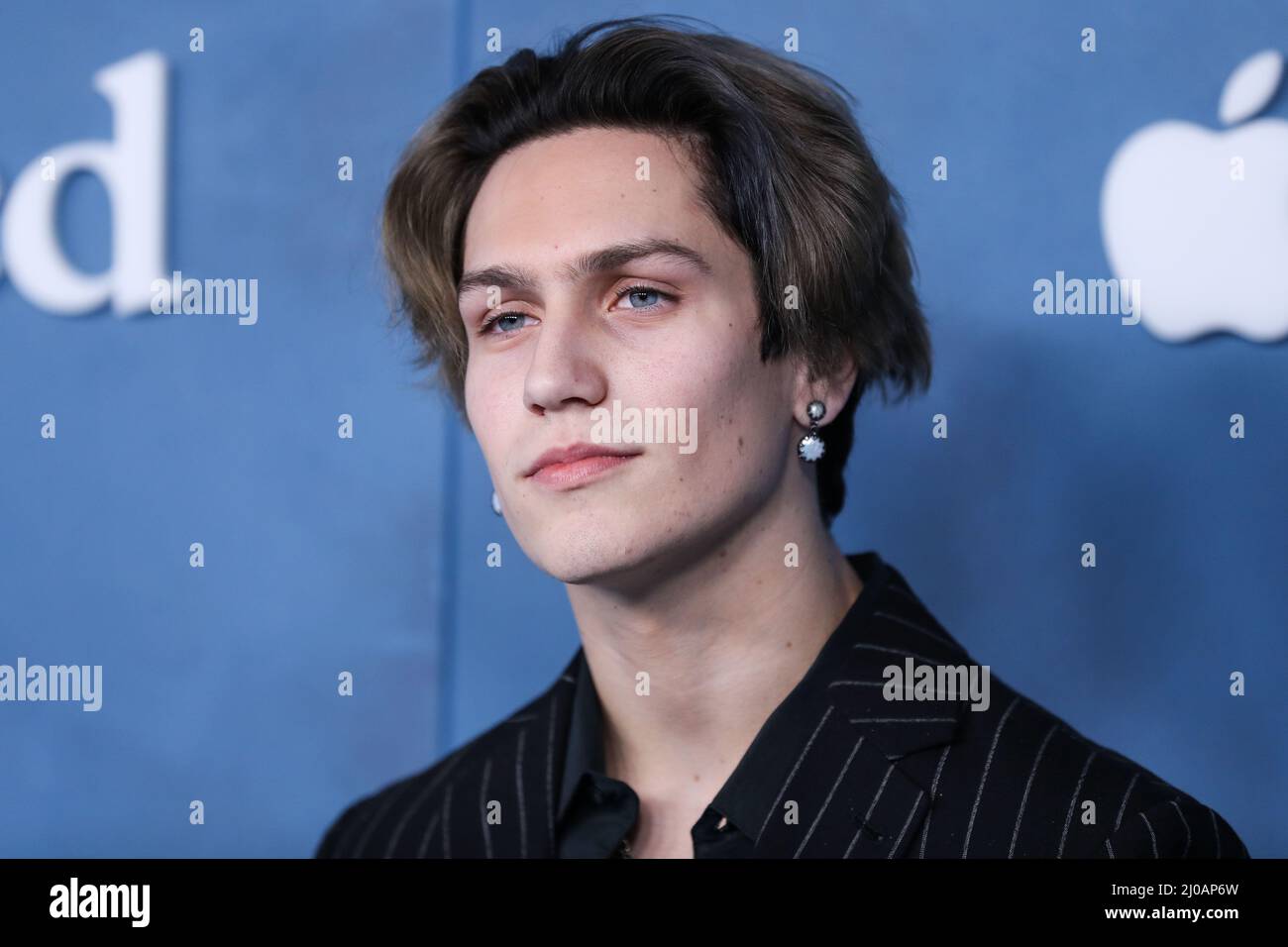 Man in huddy hi-res stock photography and images - Alamy